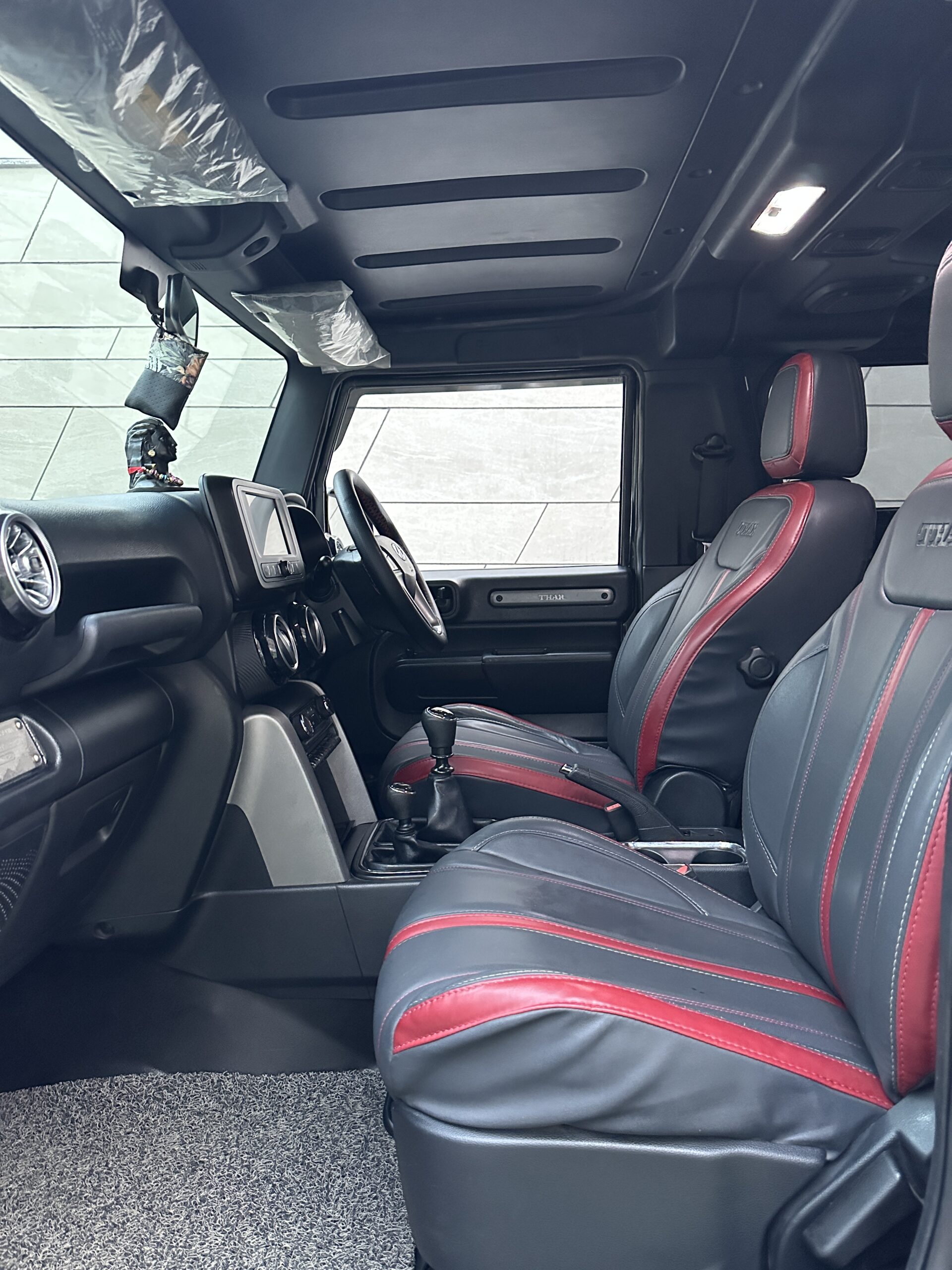 MAHINDRA THAR 4×4 – Royale Dreamz